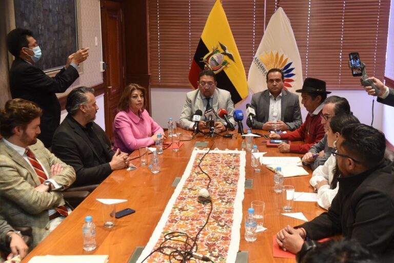 Gobierno Y Legislativo Definen Hoja De Ruta En Mesa Política